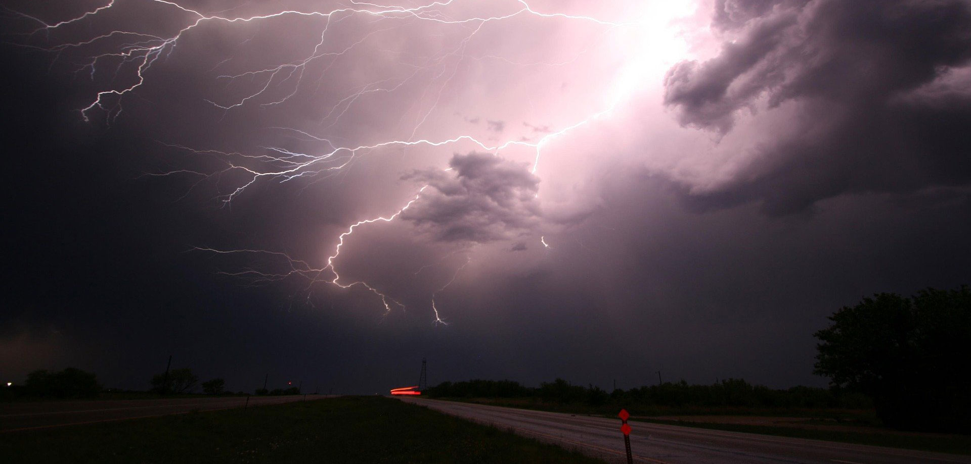 New AI-based lightning strike prediction method is faster and cheaper ...